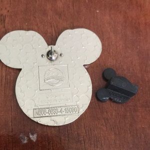 Disney | Jewelry | Disney Minnie Mouse Pin | Poshmark